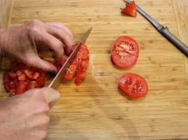How to Cut Tomatoes for Salads ⋆ Lone Star Gatherings